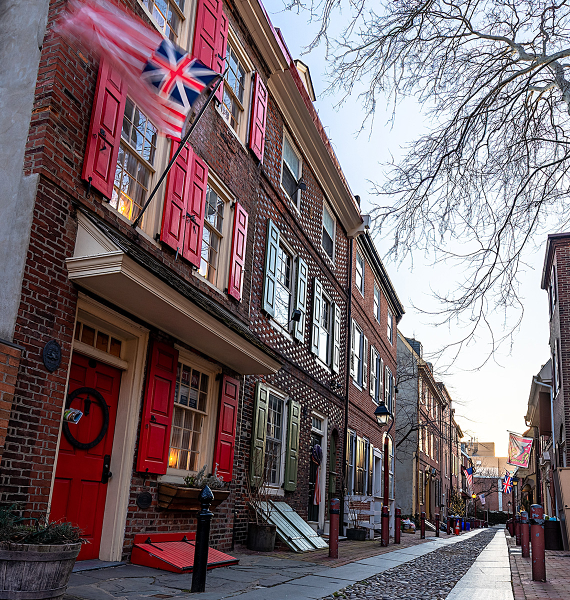4 Reasons to Stay the Night in Old City, Philly - The Gas Lamp Hotel